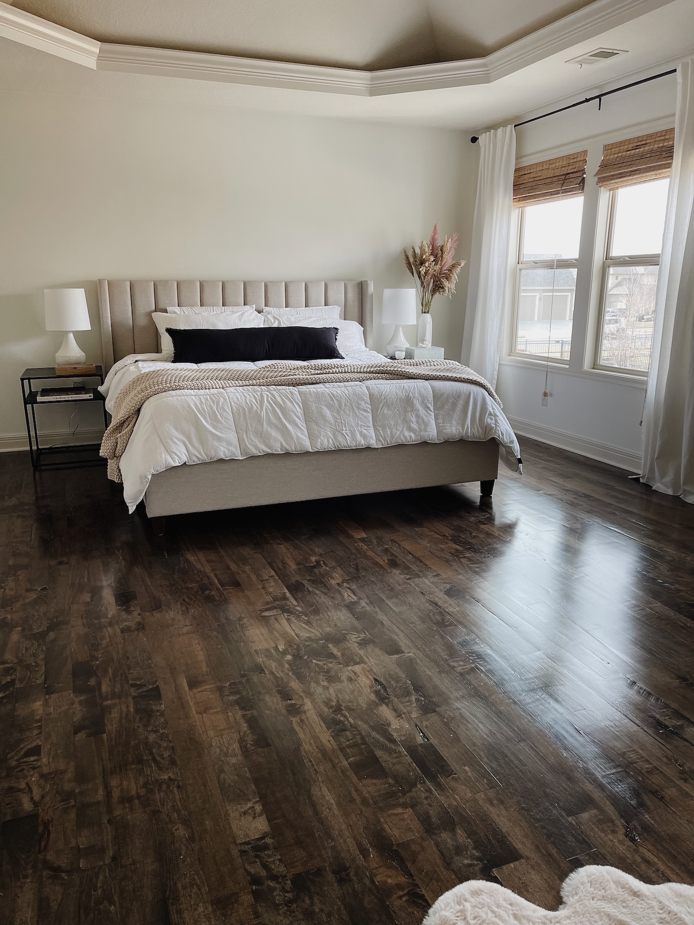 Bedroom With Dark Hardwood Floors Floor Roma