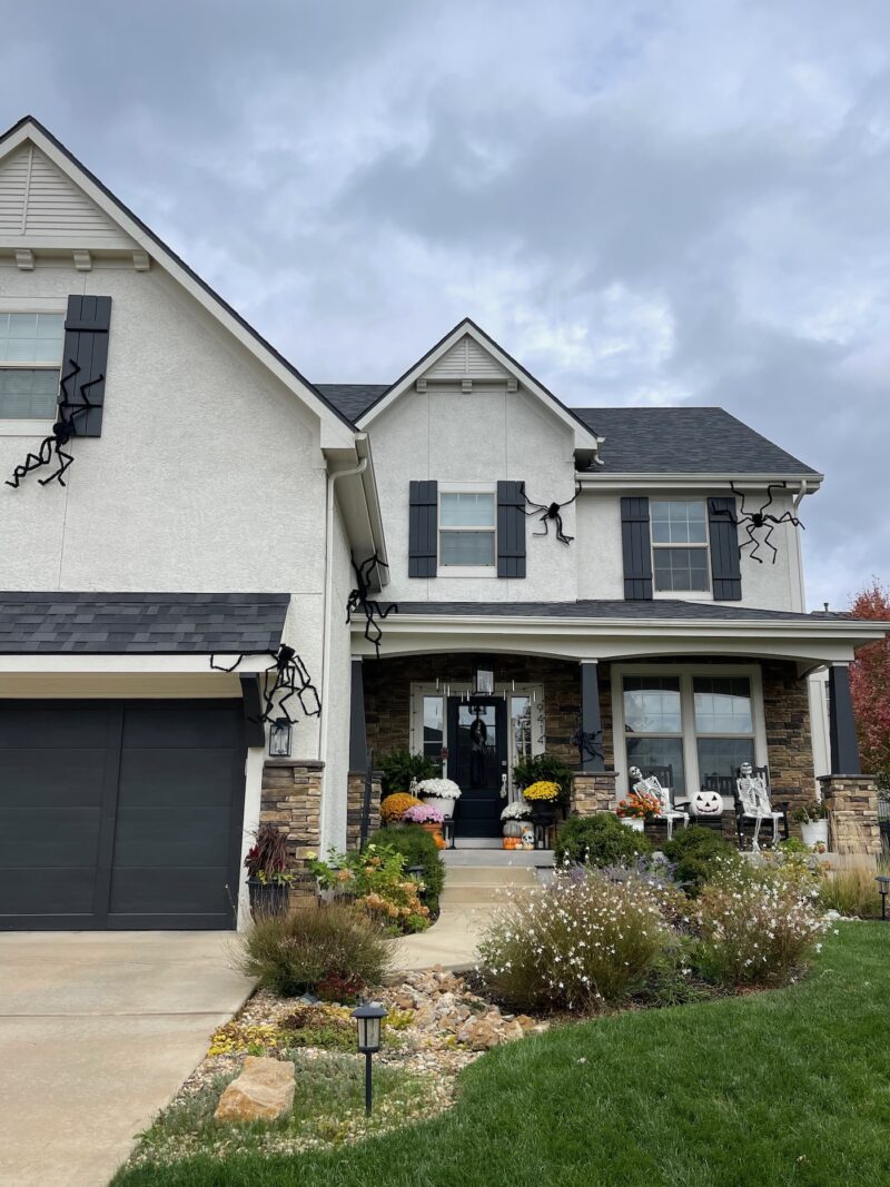 How to Use Sherwin Williams Oyster White as an Exterior Paint Color ...